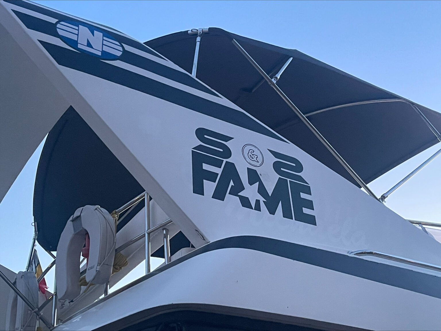 Boot registratie plakletters – PLAKLETTERS ZELF ONTWERPEN